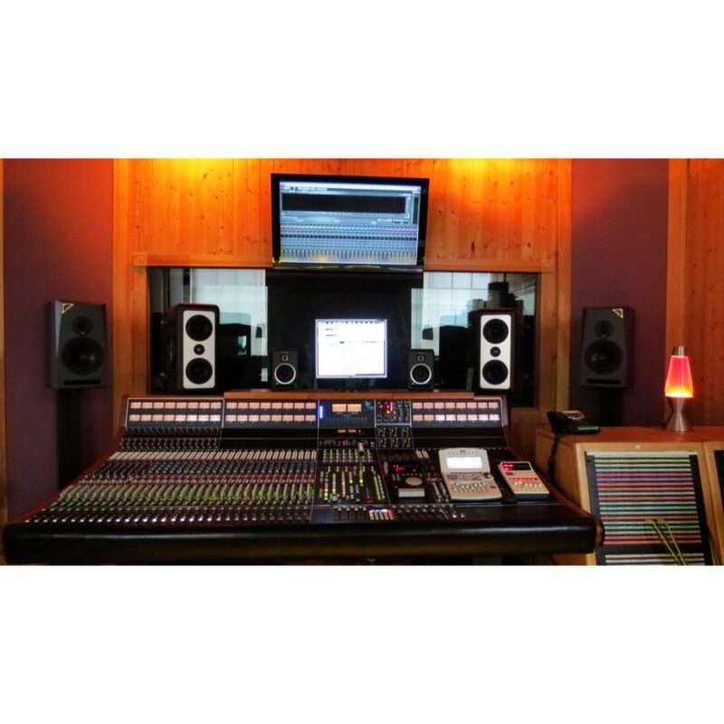 API 1608 II Recording and Mixing Console – Sonic Circus