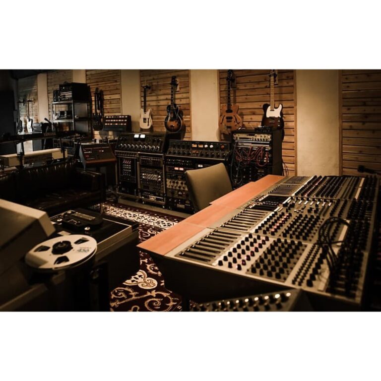 EMI MF10 Mobile Analog Mixing Console (Vintage) – Sonic Circus