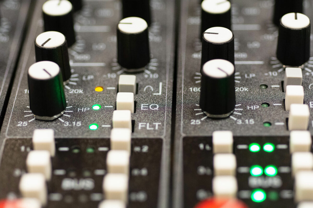 Harrison Audio 32Classic Mixing Console – Sonic Circus