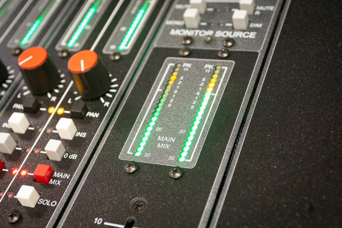 Harrison Audio 32C Classic Mixing Console – Sonic Circus