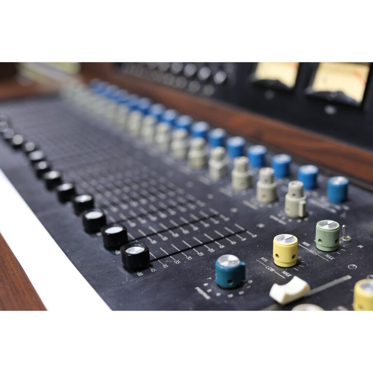 Spectra Sonics 20 x 16 Vintage Recording Console Grand Ole Opry – Sonic ...