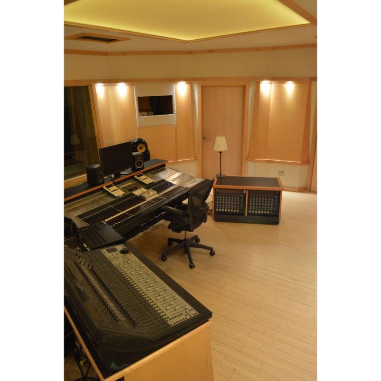 Soundcraft MH3 Live Analog Console (Used) – Sonic Circus